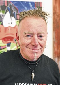 Ein Meister der Airbrush-Kunst öffnet sein Atelier - Höfner Volksblatt