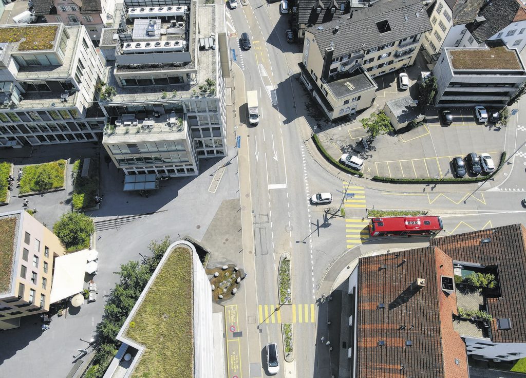 Lichtsignal oder Kreisel – was braucht die Löwenkreuzung? - Hoefner