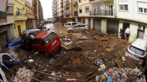 Tödliche Flut: Spanien sucht nach Vermissten und Schuldigen - Höfner ...