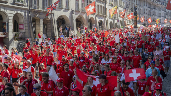 Mehr als 400 Millionen vor den Bildschirmen - Hoefner